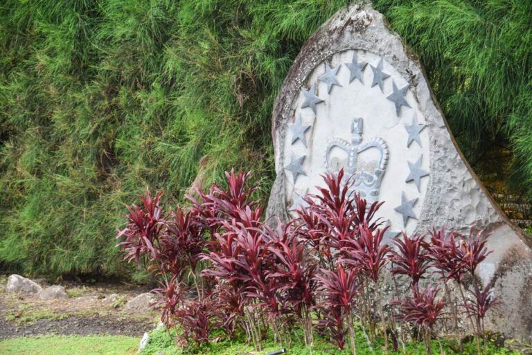 Who Owns the Cook Islands? The Political Status of the Cook Islands