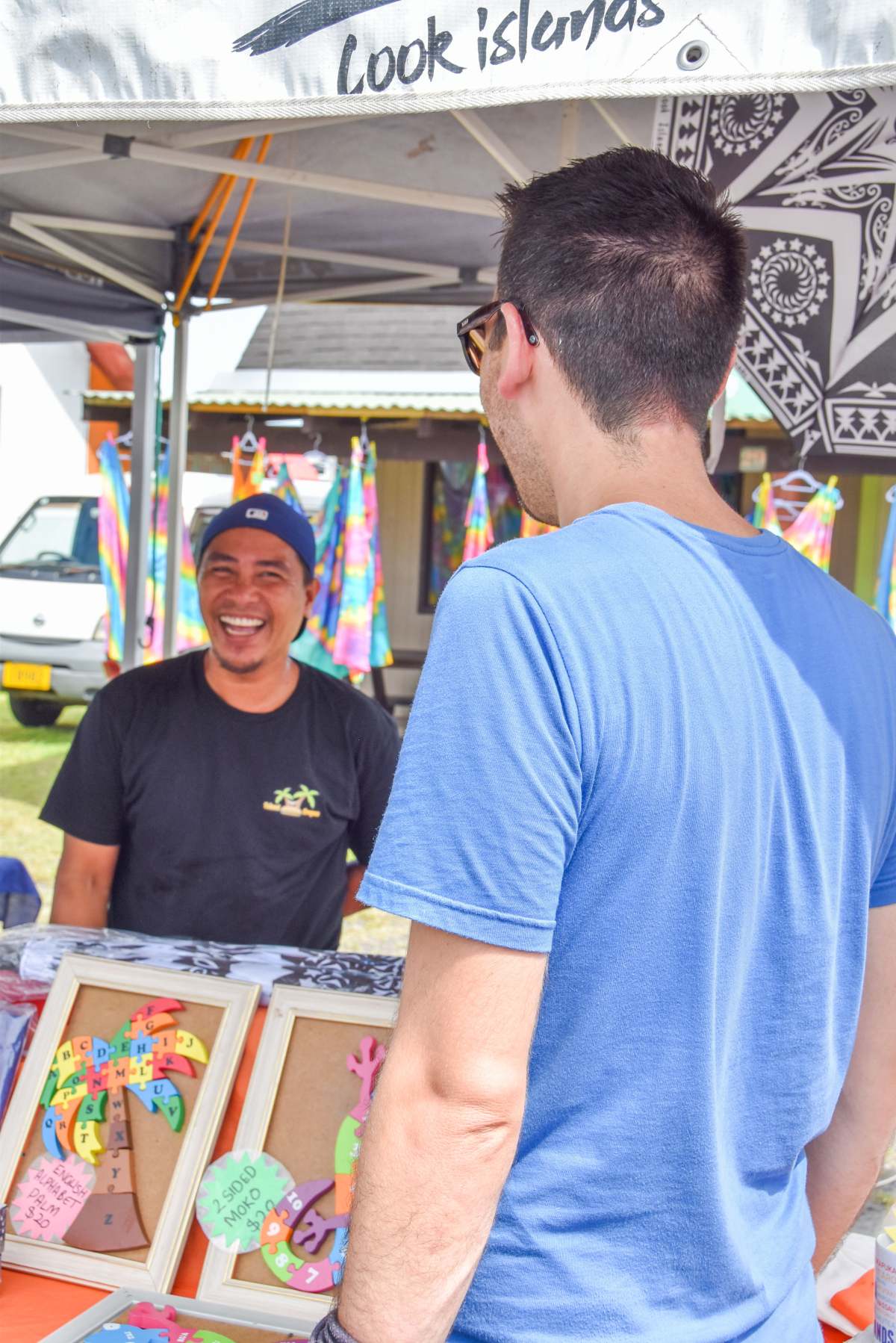 What is the Rarotonga & Cook Islands Language?