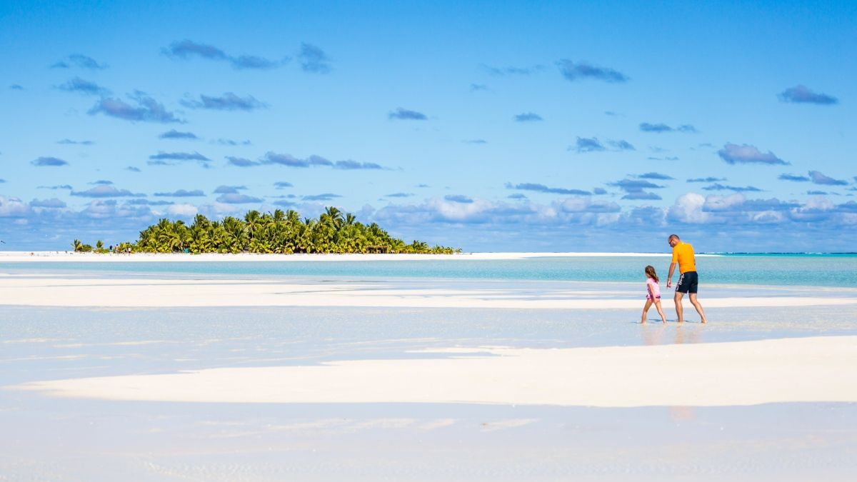 The Complete Travel Guide to Aitutaki 🐠 2025