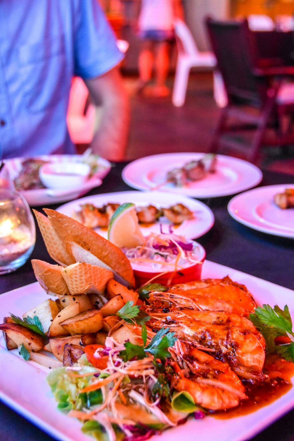 The Food Guide to Rarotonga: Places to Eat & Food Tours 2026