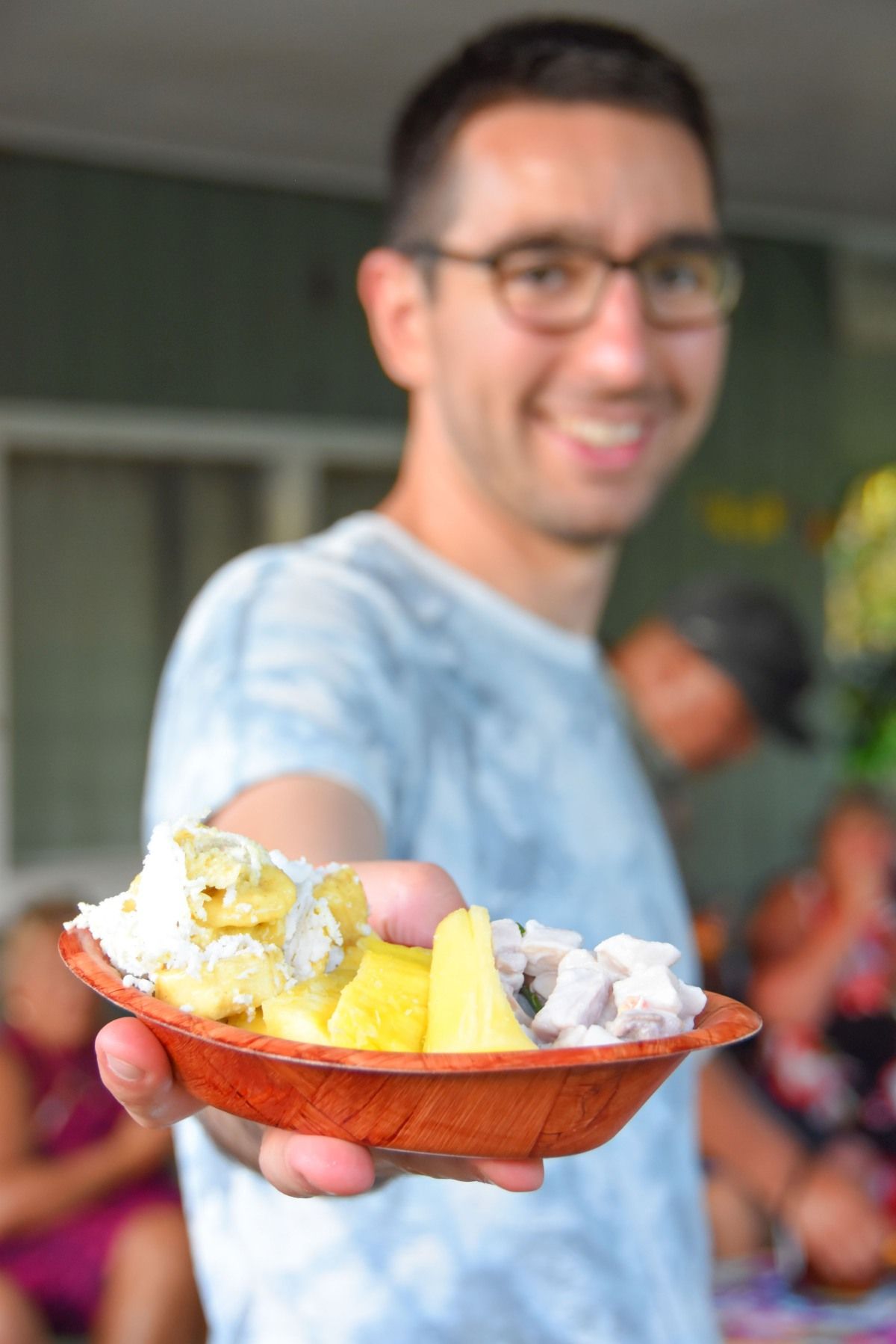 The Food Guide to Rarotonga: Places to Eat & Food Tours 2026