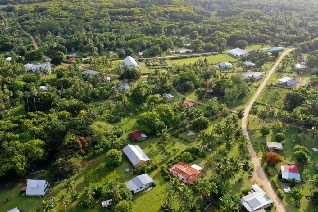 The Complete Travel Guide to Mauke - Cook Islands Pocket Guide