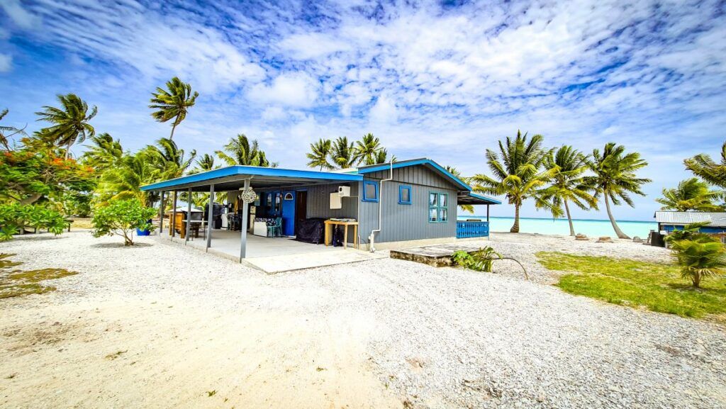 The Complete Travel Guide to Penrhyn - Cook Islands Pocket Guide