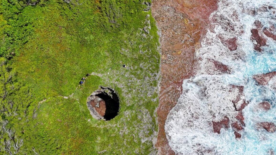 The Complete Travel Guide to Atiu - Cook Islands Pocket Guide