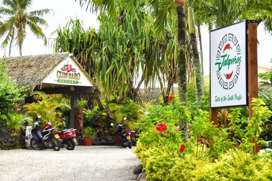 9 Best Places to Surf in Rarotonga & the Cook Islands 🌊