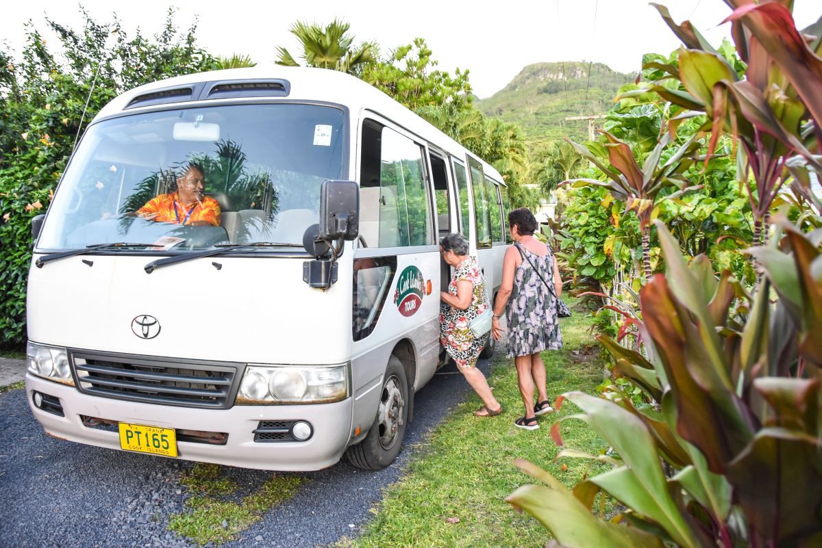 9 Best Airport Transfers in Rarotonga & the Cook Islands