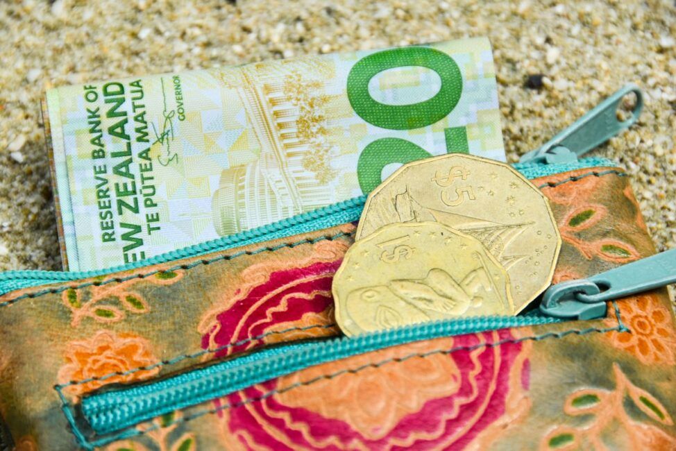 What is the Currency of the Cook Islands? 💵