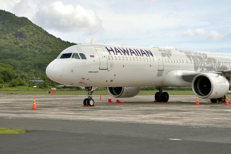 Which Airlines Fly Directly to Rarotonga & the Cook Islands?